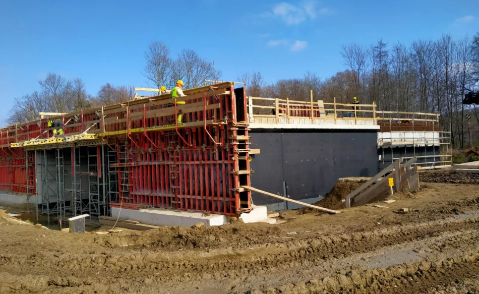 CIEŚLA/ZBROJARZ/PRACOWNIK BUDOWLANY - PRACA CAŁY ROK, NA MIEJSCU