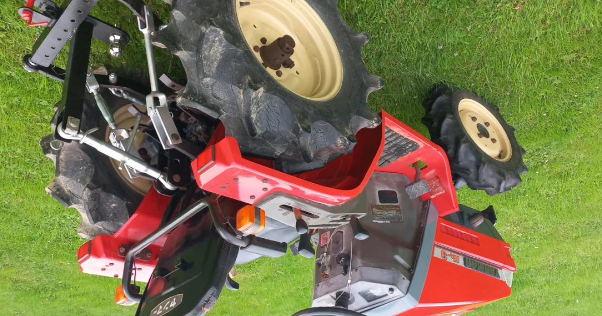 Traktorek 4x4 Yanmar Ke3