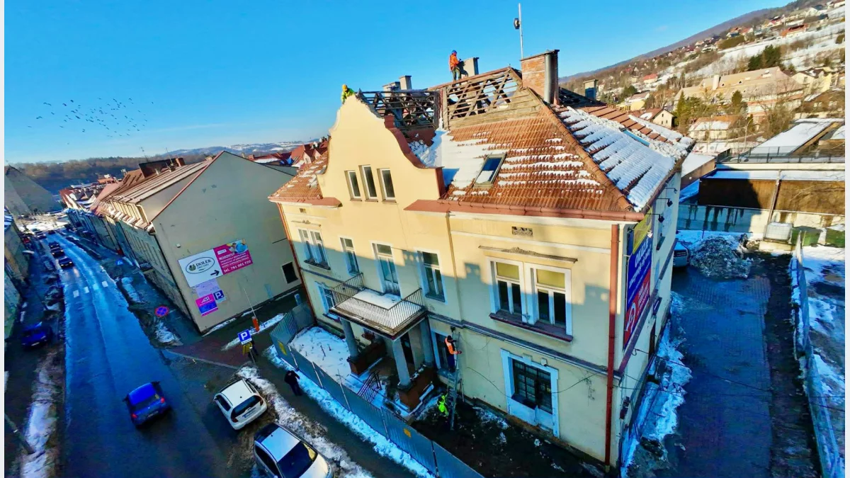 Pałacyk pod Pszczółką w Limanowej - ruszyła rozbiórka - Limanowa.in